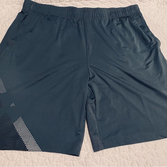 Under Armour | Shorts | Under Armour Black Athletic Shorts With ...